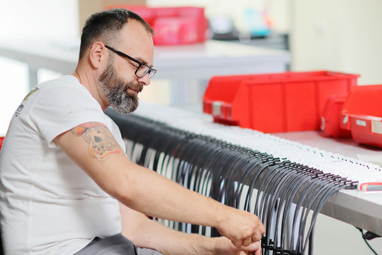 über ENSERV | ENSERV EIS GmbH | Zündkerzen, Industriezündkerzen ...